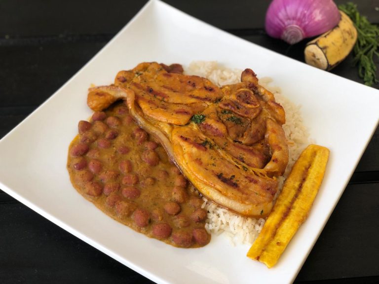 Chuleta de Cerdo con Menestra. | Felipe Campana